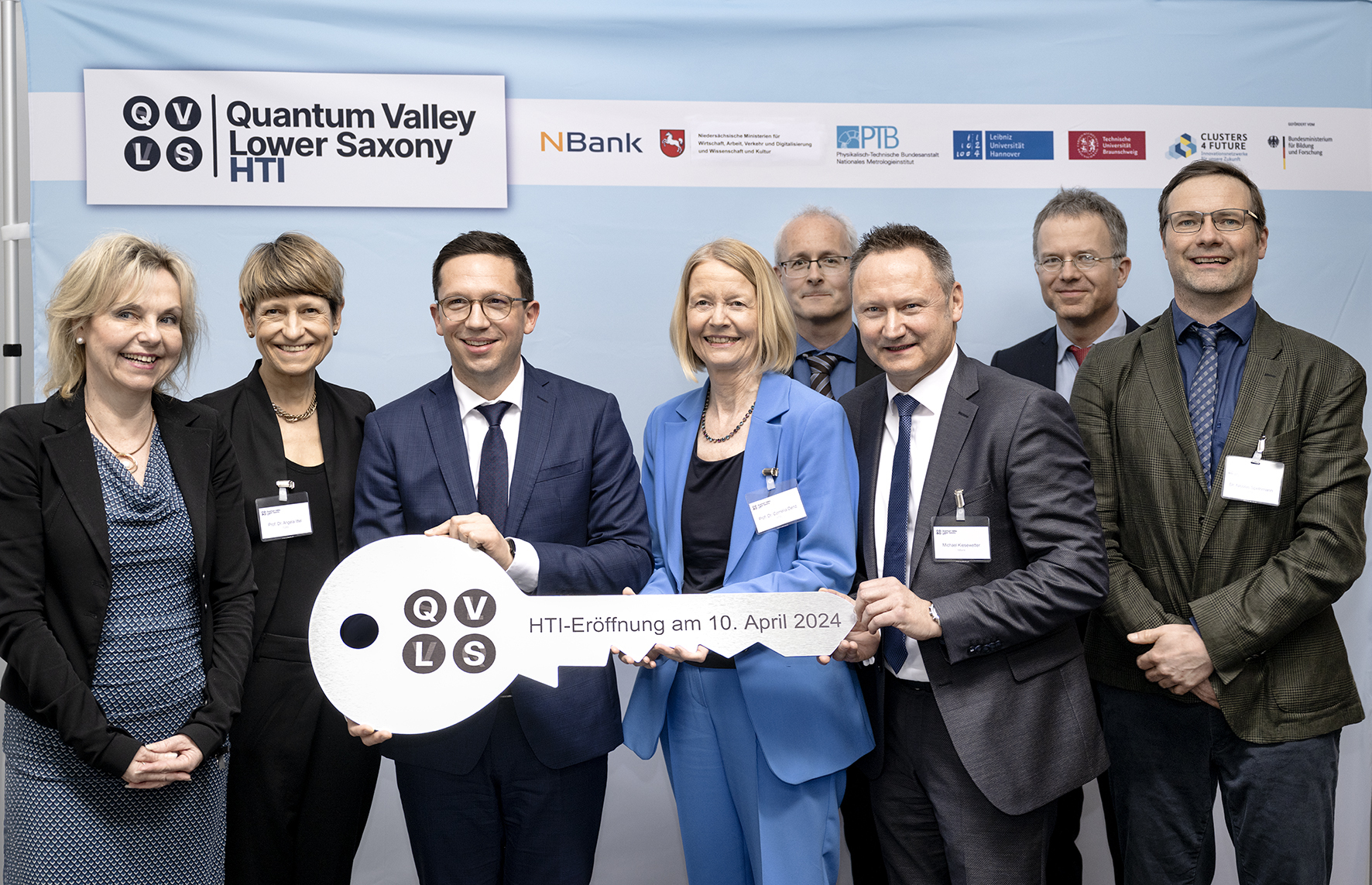 State and federal government have opened Lower Saxony´s new hub for the ...